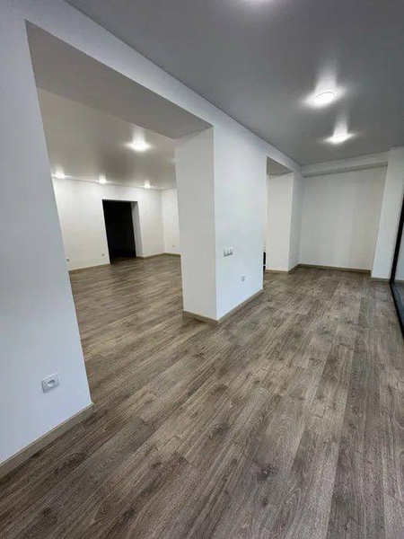 Продается Евро офис Ор-р: Ц-7 94м2