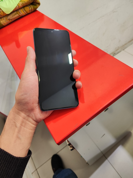 Redmi note 12 pro.   8 256gb