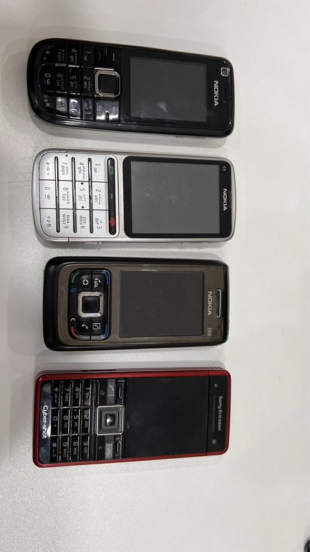 Продаётся телефоны Nokia и Sony Ericsson.