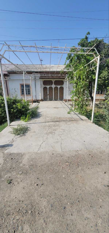 Vobkent yo'l yoqasida tijorat va yashash uchun qulay uchastka sotiladi