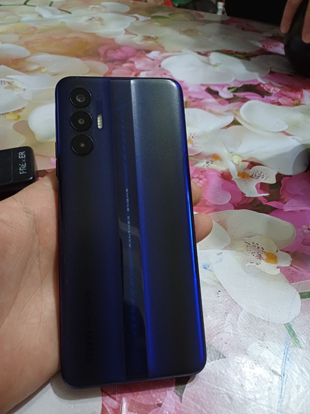 Tecno pova 3 6+5 128gb