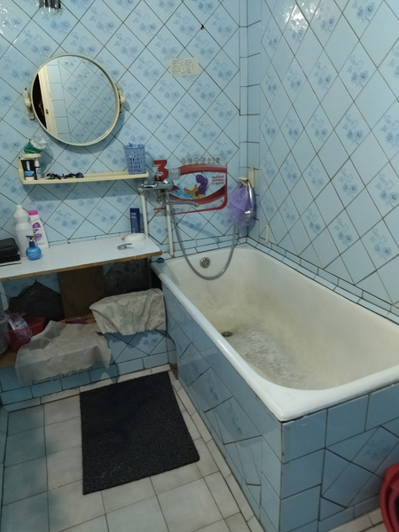 Продам Центр, квартиру 3/5/9
