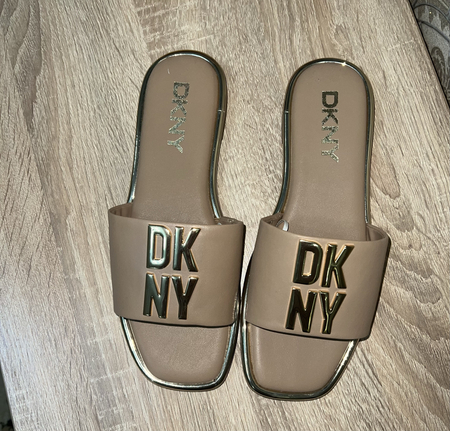DKNY шлепки