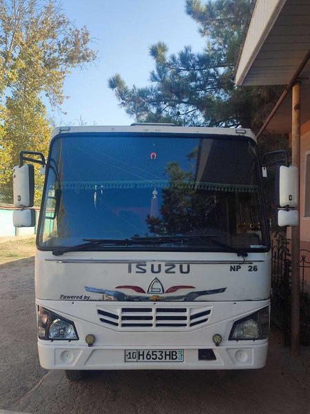 Isuzu 
2014 yil ishlab chiqarilgan Srochna narxi kelishiladi