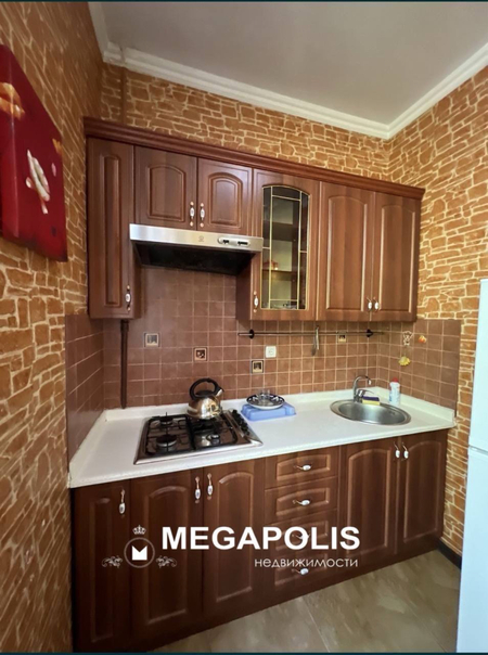 Аллея Гагарина 2/3/4 Высокопотолочка Продам