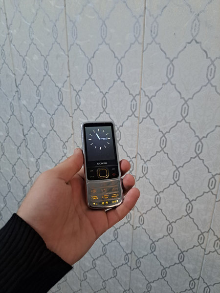Nokia 6700lar classic