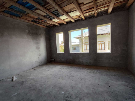 Продаются 2-е трёхуровневые коробки в Яшнабадском районе ( Олмос).