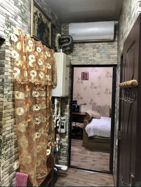 Продаётся домик 2 комнаты. Общий двор. Миробадский район