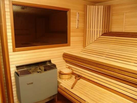 Русские бани и финские сауны.