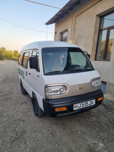 Avtomobil damas deluxe