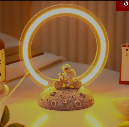 Ночник космонавт велосипедист USB