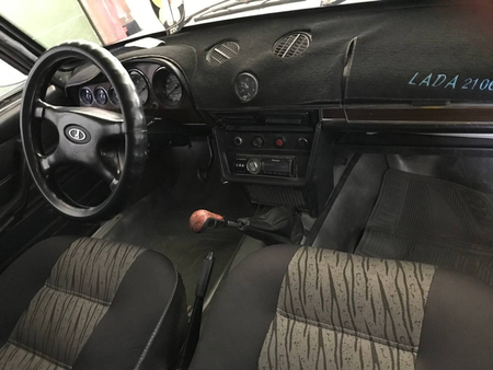 2106 сотилади. Холати яхши. Нархи 1800$