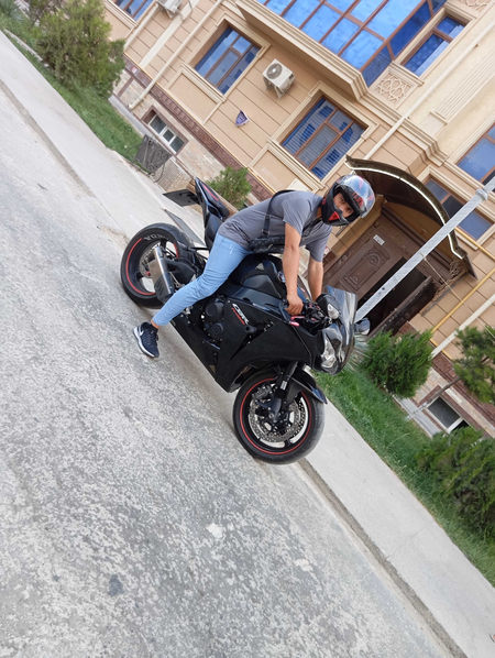 Honda cbr 1000rr
