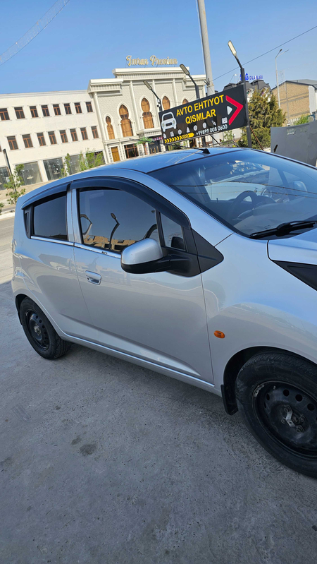 Chevrolet Spark moshina sotiladi tezda