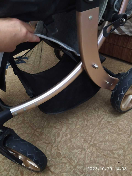 Детская коляска.