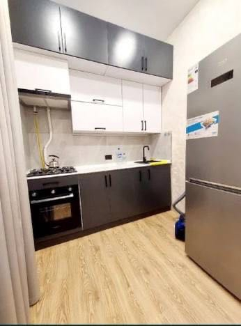 Продается красотка кв Ш. Руставели 2в3/1/4 Кирпичная ор-р: HOTEL ASIA