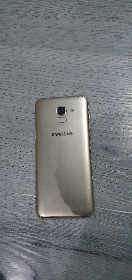 Telfon J 6 samsug  sotiladi