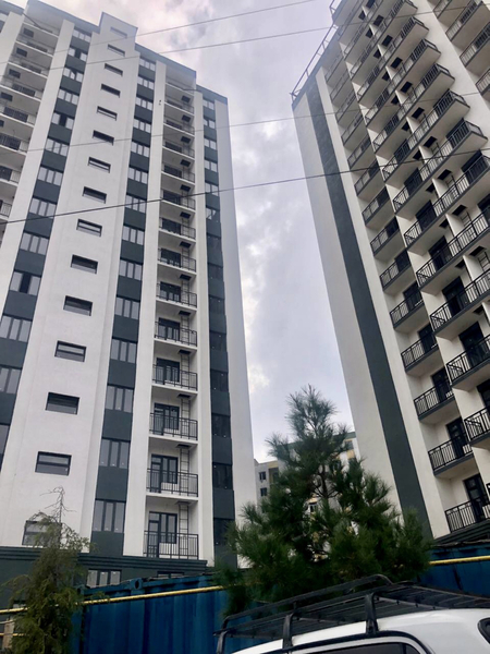 Янги Чоштепа метро 150м срочно продаётся 2х комнатная квартира