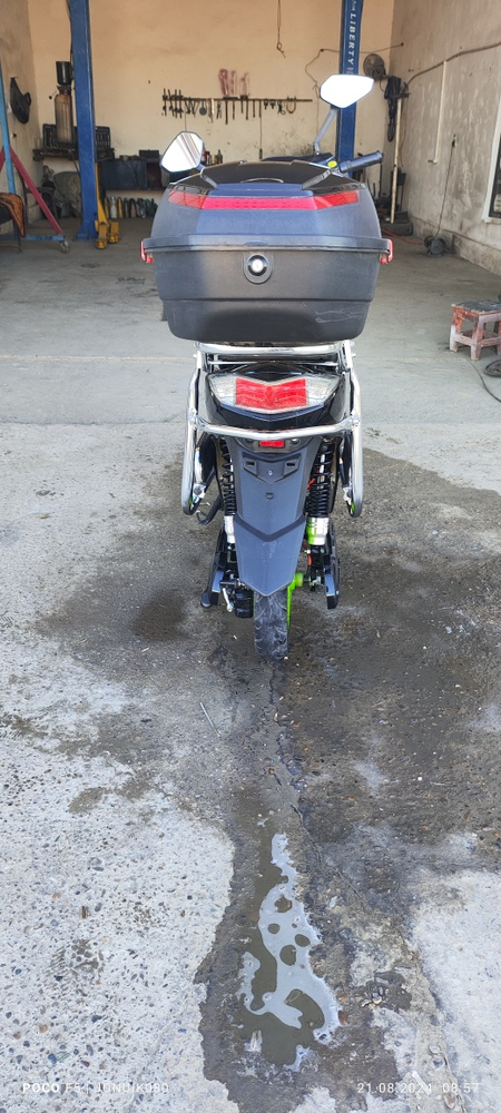 Arora attak 5. Elektro skuter 5 ta akamulyatorlik. Tezligi 50 kmh.