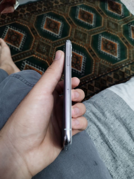 iphon 11 pro korop dakumemt bor ( ochilmagan)