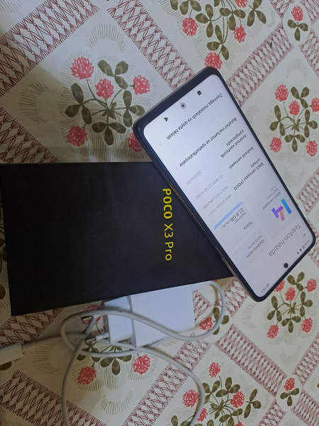 Poco x3 pro sotiladi 256gb qarobka va zaryatchik 67v bor