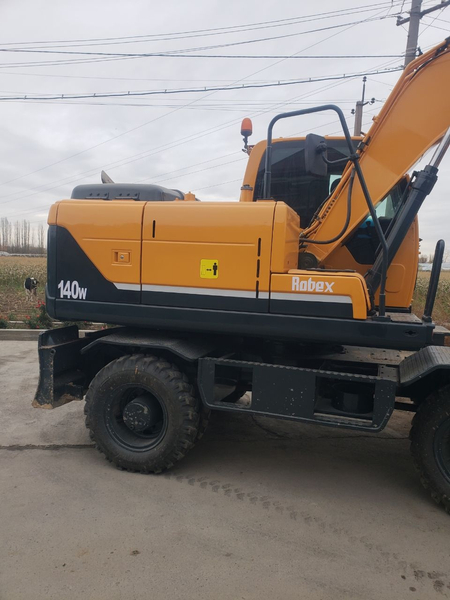 Ekskavator Hyundai 140tali sotiladi
