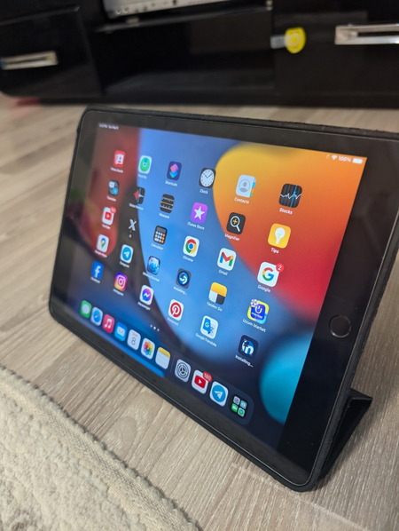 Продаётся или обмен iPad 7th Gen 32GB Gray!