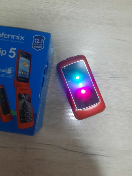 Infinix  Flip 5   2 simkartali