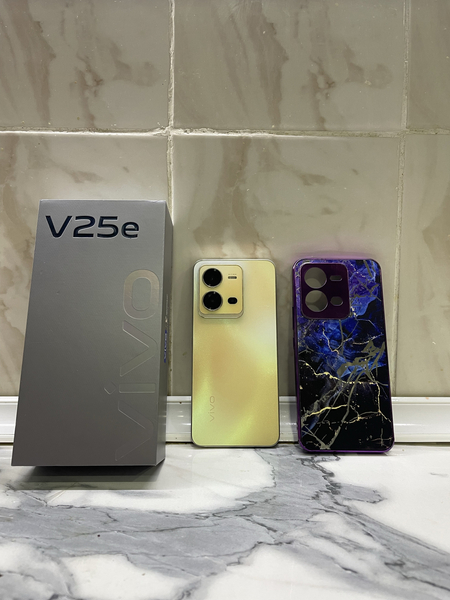 Srochno vivo v 25e 8/128