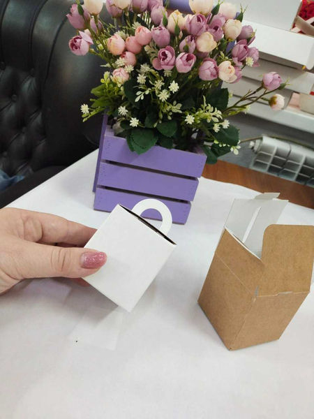 Продам бумагу, коробки,листы, наклейки