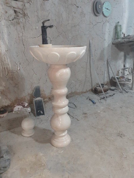 Раковина из камня