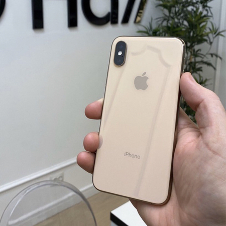 iPhone XS • Yengi Upakofka