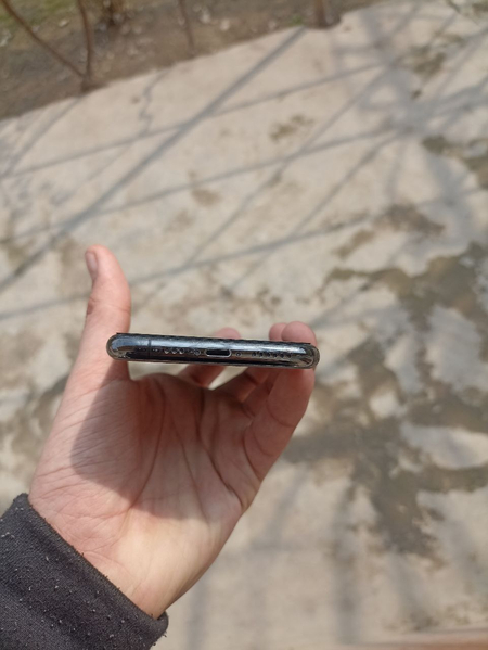 iPhone 11 pro LLA