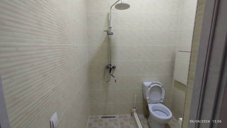 Kvartira sotiladi 42 m kv Xonsaroy
