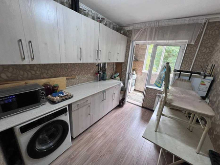 Чилонзор 5кв 1.3.4 кирпич 28м²
бн 1.2/3 евро ремонт меб.техника кисман
