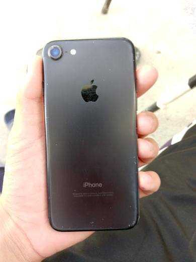 Iphone 7
Rangi:Qora
Narxi:800diyomman kelishamiz