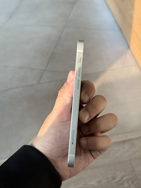 IPhone 12 Silver 128 GB в хорошем состоянии