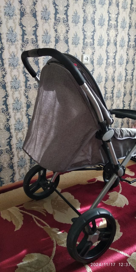 Продаётся импортная коляска