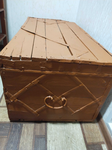Срочно продаю Сундук деревянный большой б/у