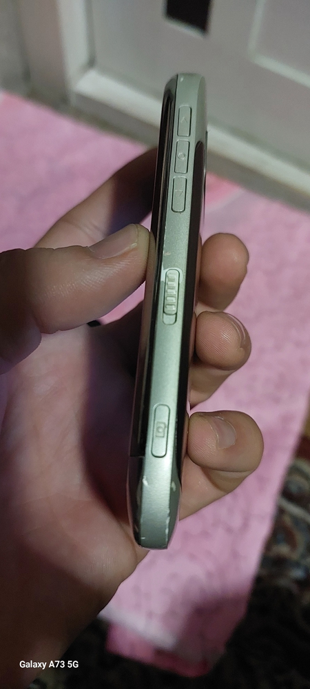 Nokia C7 ideal sastayanada Nokia N8 yaxshi sastayanada imeika bor
