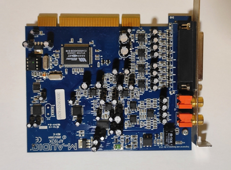 M-Audio AP192K zvukovoy karta sotiladi xolati juda yaxshi.