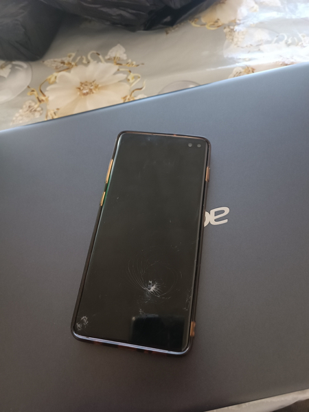 Samsung s10+ srochna sotiladi