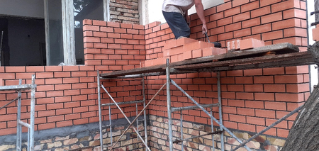 Кладка балкона облицовочным