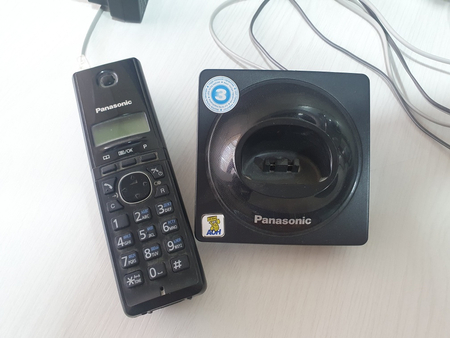 Panasonic  KX-TG1711CA - цифровой беспроводной телефон