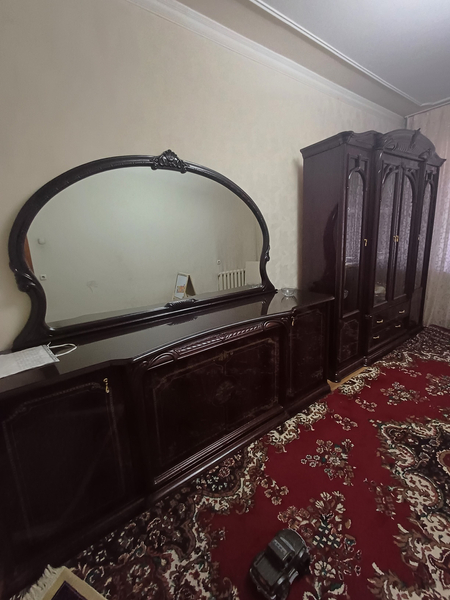 Продаётся стенка и комот