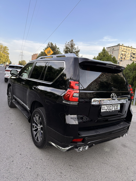 Toyota land cruiser prado 2010