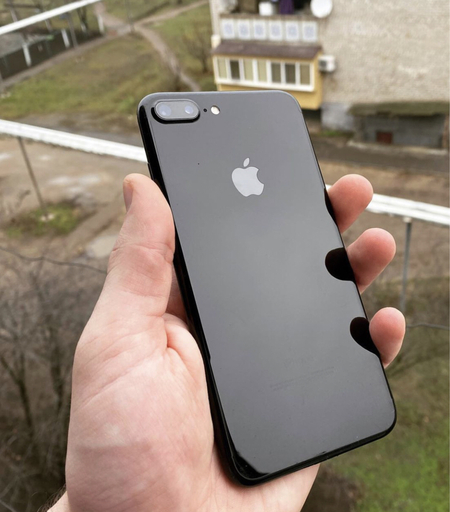 iPhone 7plus 128gb jet black