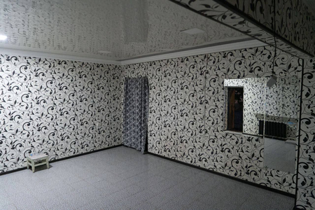 Нежилой Юнусабад 6кв 1/1/4 50м² Вдоль дороги