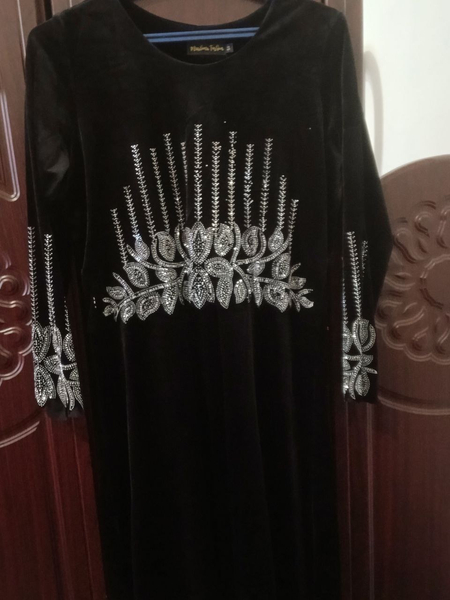 Yangi ayollar kiyimi