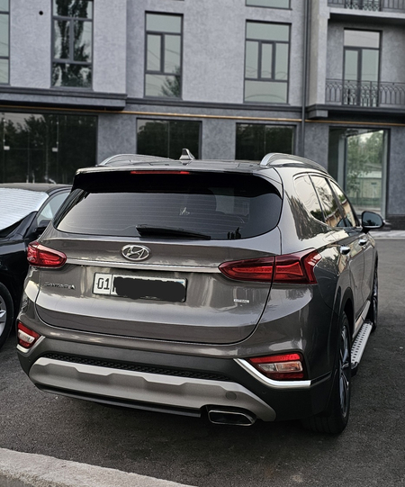 Sro'chna Hyundai santafe 2020yil probeg 49800km prestij 7 mesta